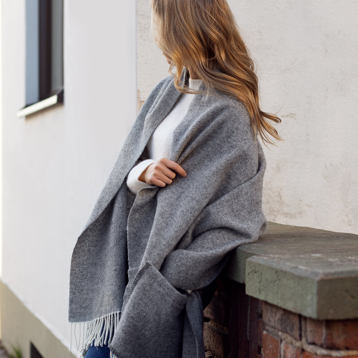 Lapuan Kankurit Arvo Pocket Shawl White/Melange Grey – Nordic Labels